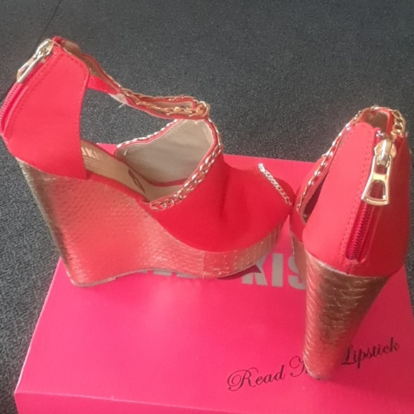 Shoes | Womens Gold Chain Party Style Wedges | Poshmark